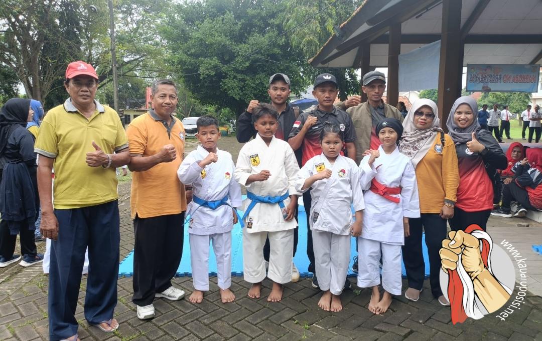 Arosbaya Raih Juara 3 Karate Putri di O2SN Tingkat Kabupaten - Kabar ...